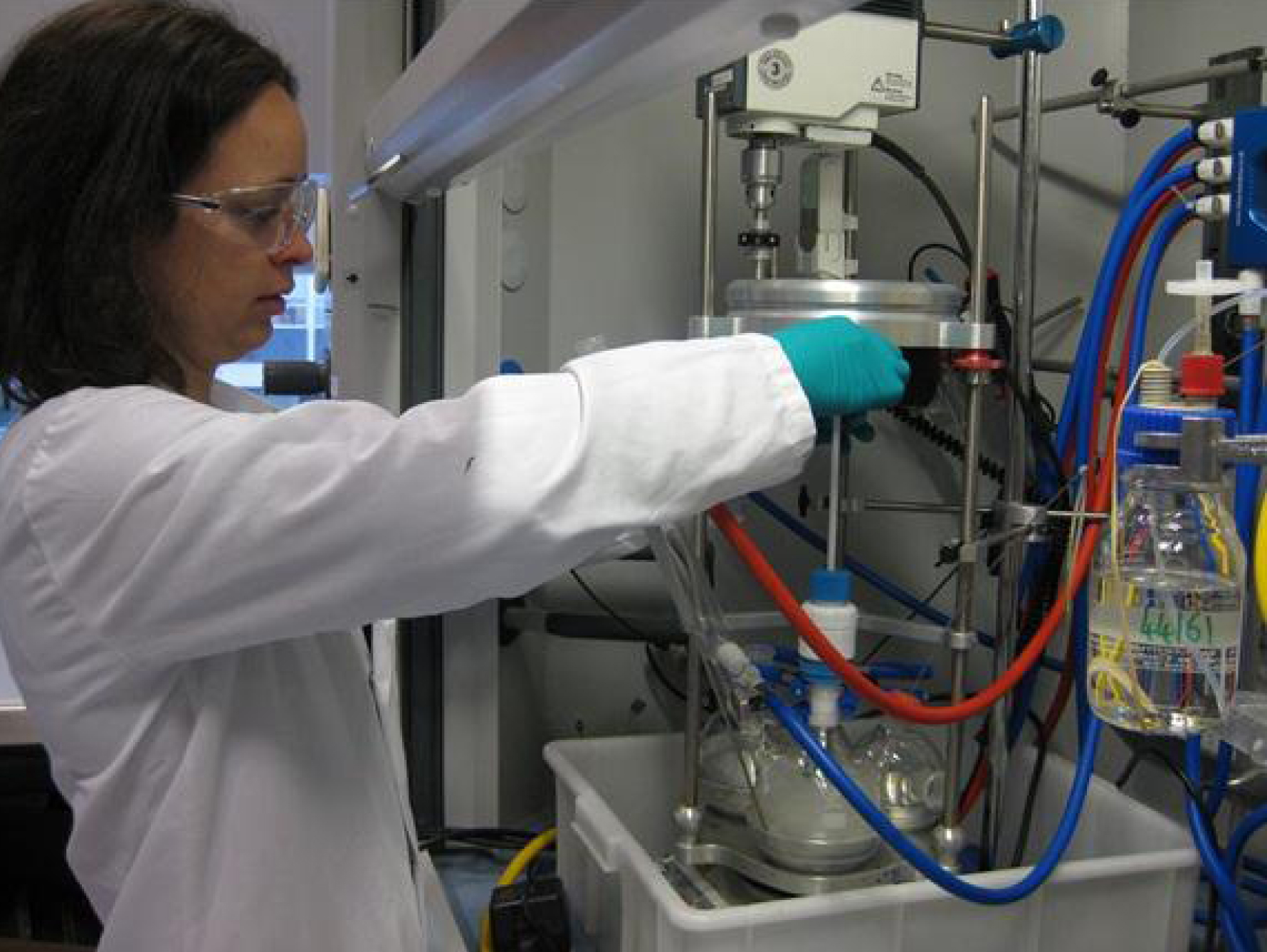 Overhead stirring systems