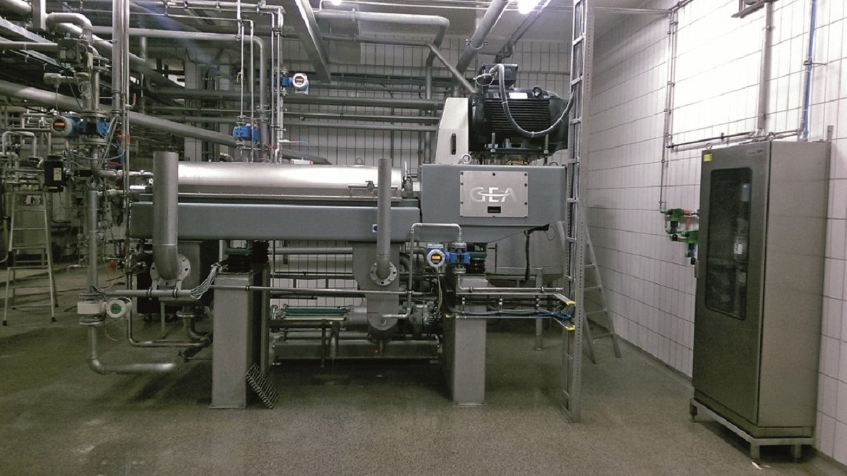 Active Torque Control for Decanters